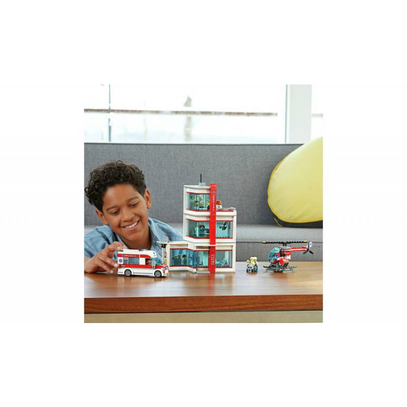 Lego City 60204 Town Hospital Building Set - Light Bricks - Action ...